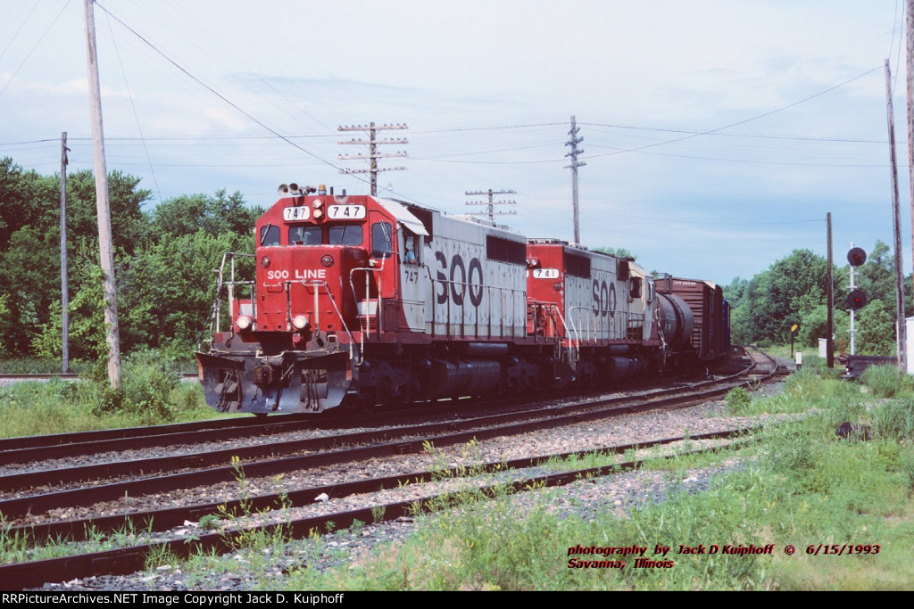 (SEE & HEAR)---SOO Line SD40 747 -741, eastbound crossing the BN diamond at Savanna, Illinois,